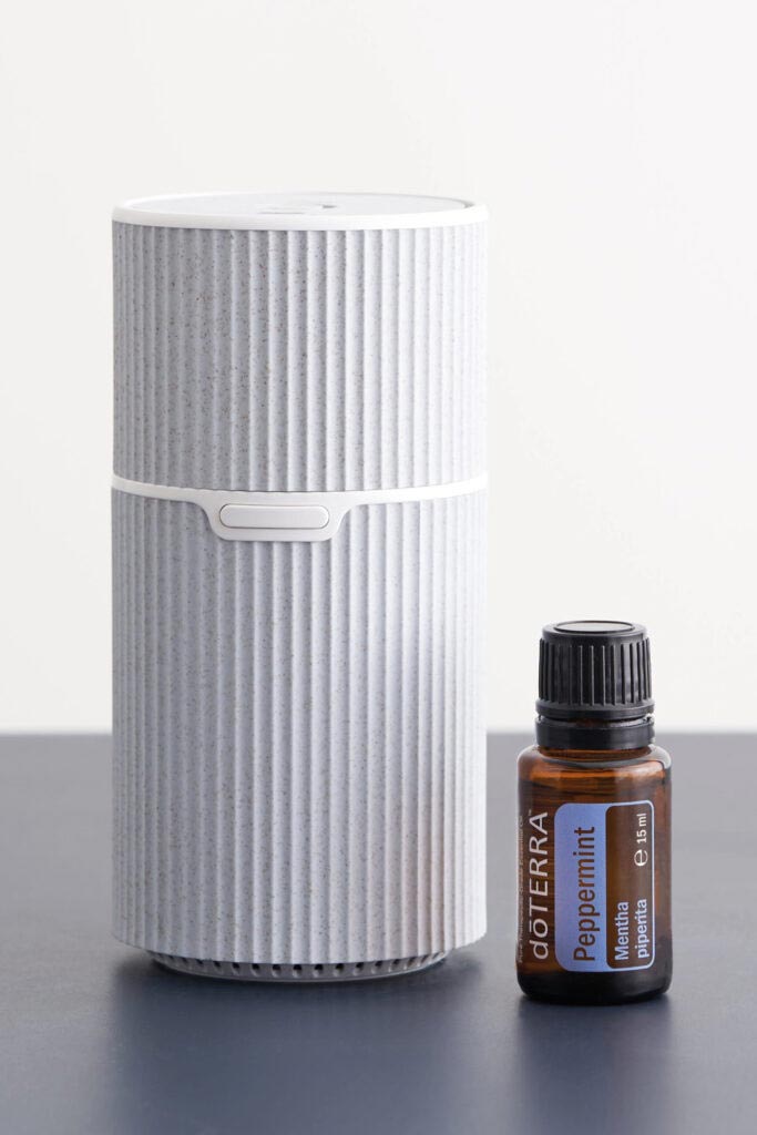 doTERRA Pilot Diffuser mit Pfefferminzöl - Magnolio.at